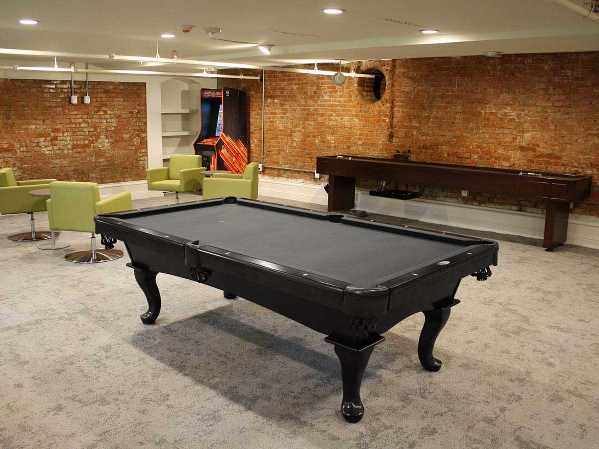 Stallion Pool Table – Universal Billiards